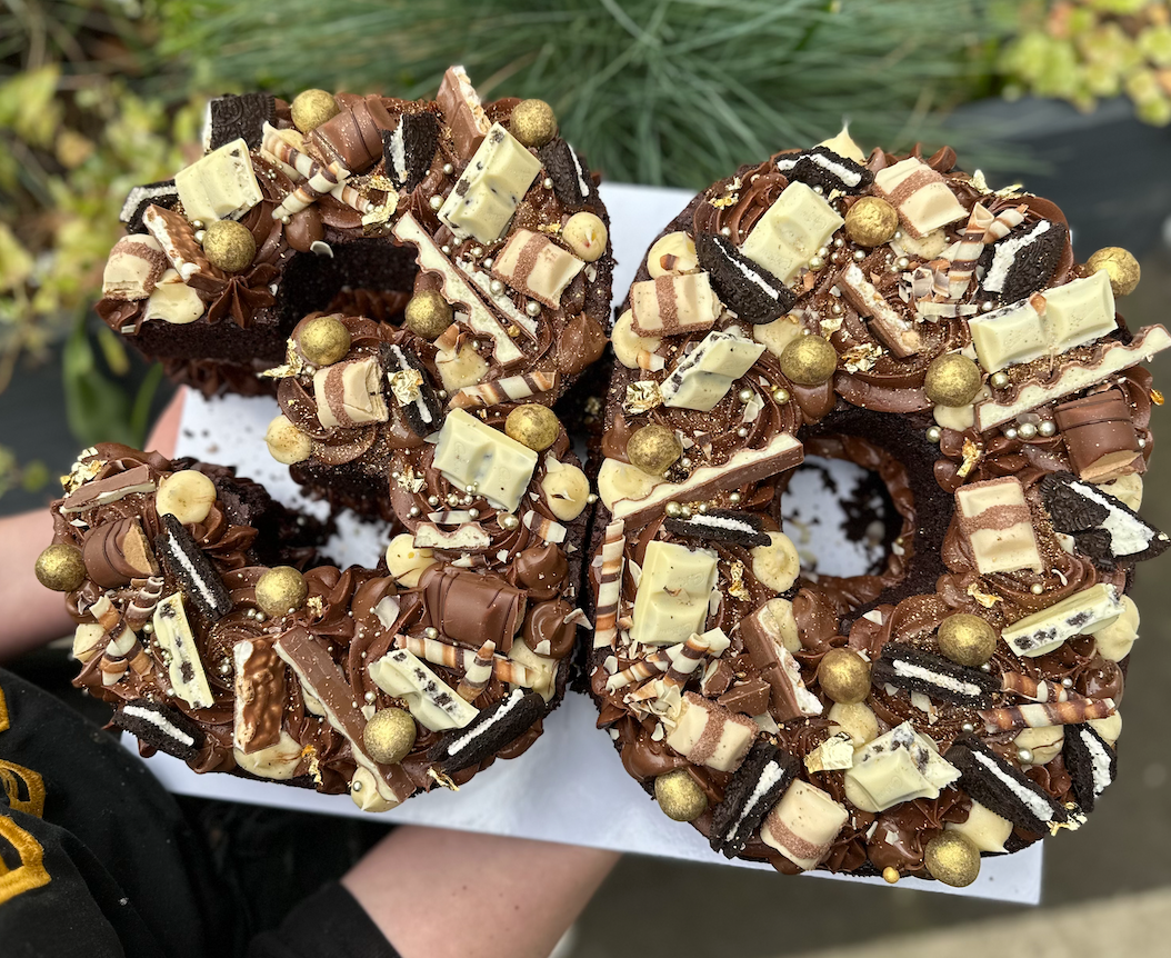 Large Double Number Cake – BuzzyCakes